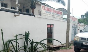 Cliniques Mère - Enfant (Brazzaville, Commune de Poto-Poto, Rue de la Musique Tambourinée), tıp merkezleri ve klinikler  Brazzaville'den