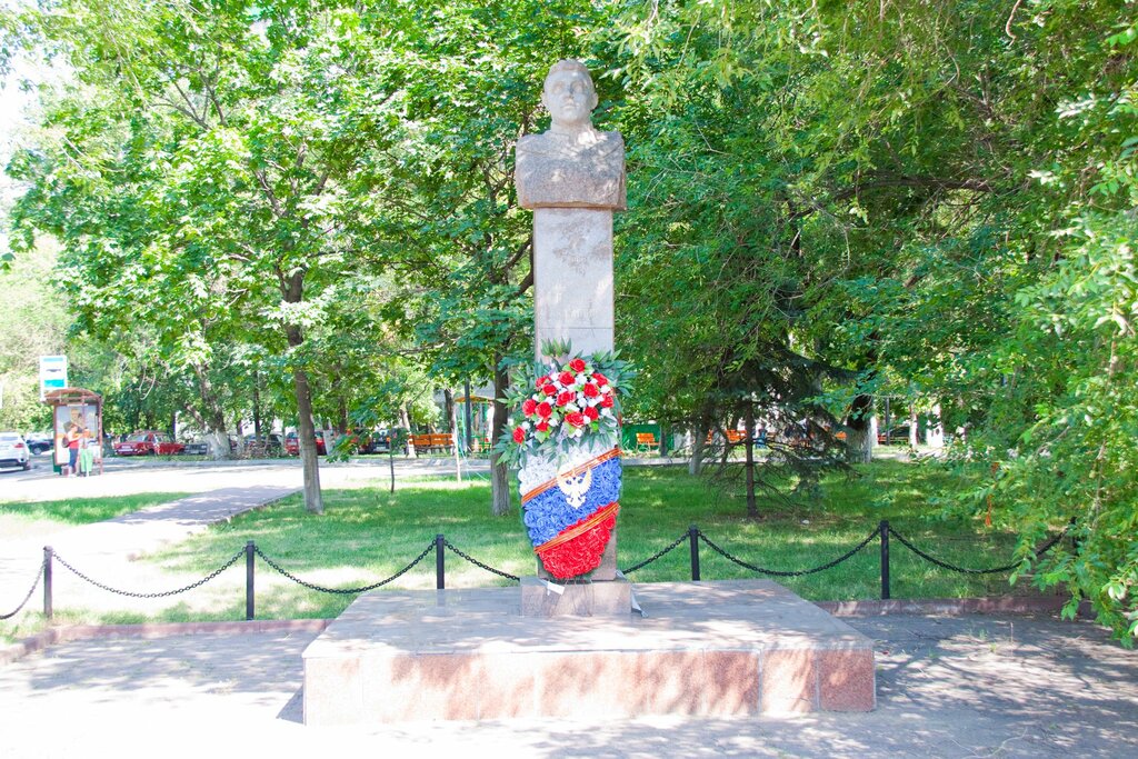 Anıt, heykel Л.Х. Паперник, Moskova, foto