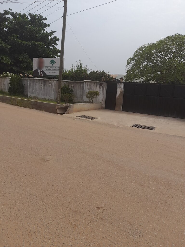 Sivil toplum kuruluşları Komla Dumor Memorial Foundation, Dünya, foto