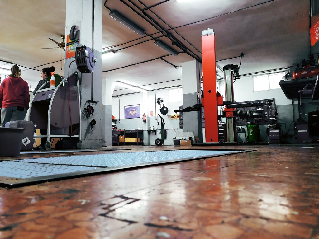 Otomobil servisi Talleres Nuevo Motor, Granada, foto