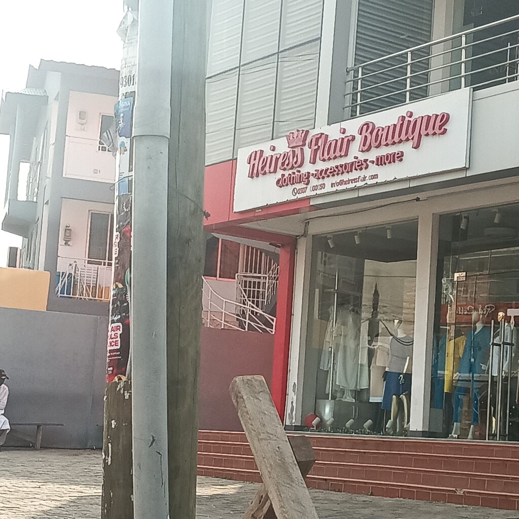 Giyim mağazası Heiress Flair Boutique, Akra, foto