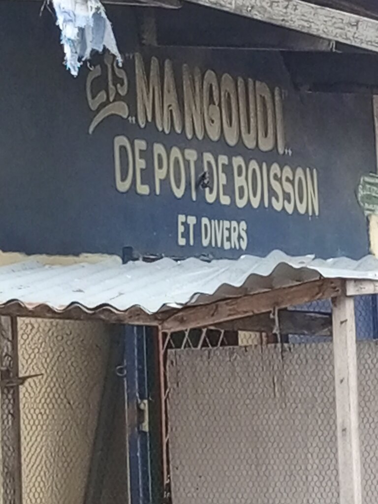 Alkollü içecek toptan Mangoudi, Brazzaville, foto
