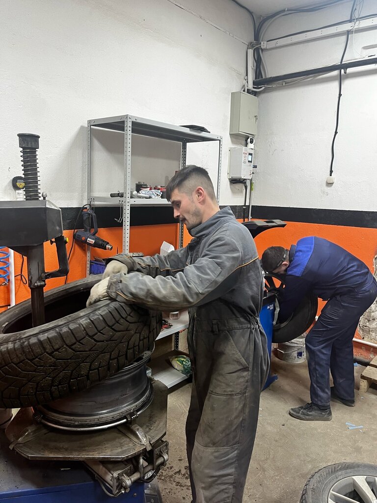 Oto lastik tamiri Shinka, Moskova, foto