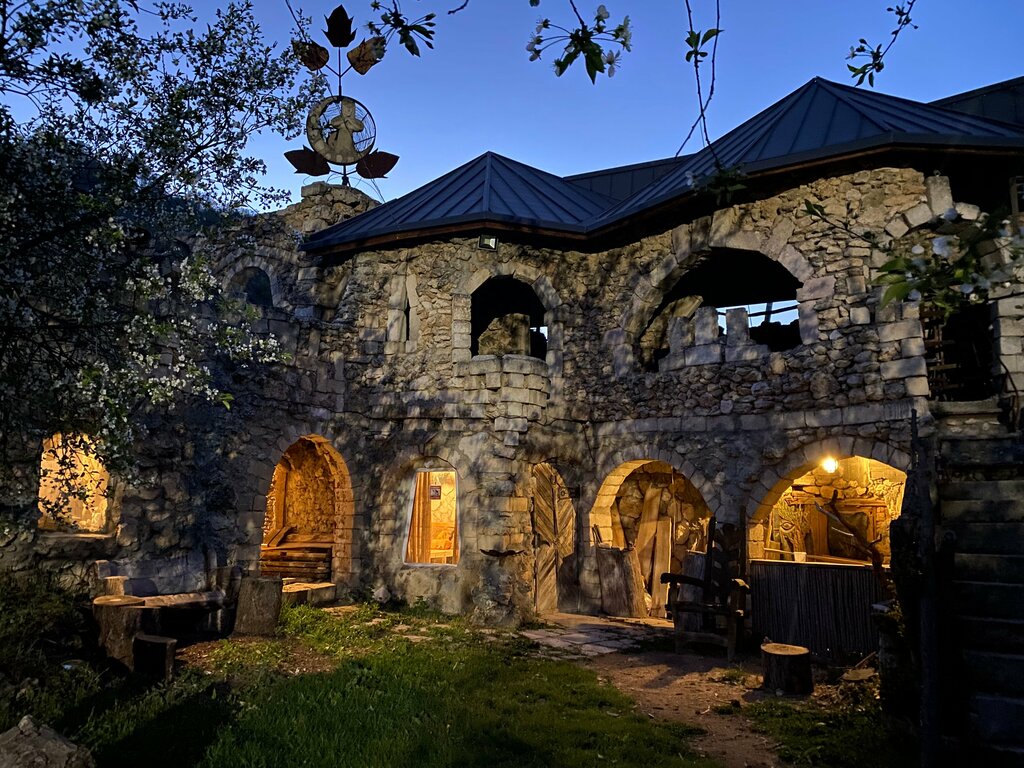 Tatil köyleri Zamok Slavicha, Kırım Cumhuriyeti, foto