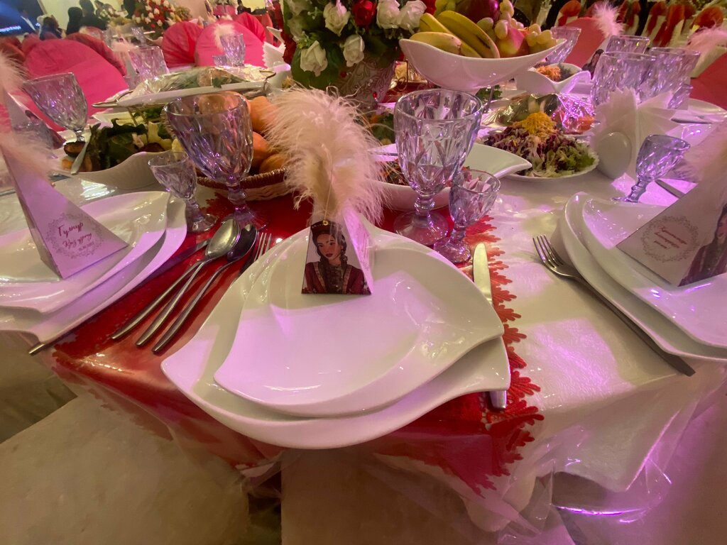 Düğün, toplantı salonu Enbekshi, Almatı eyaleti, foto