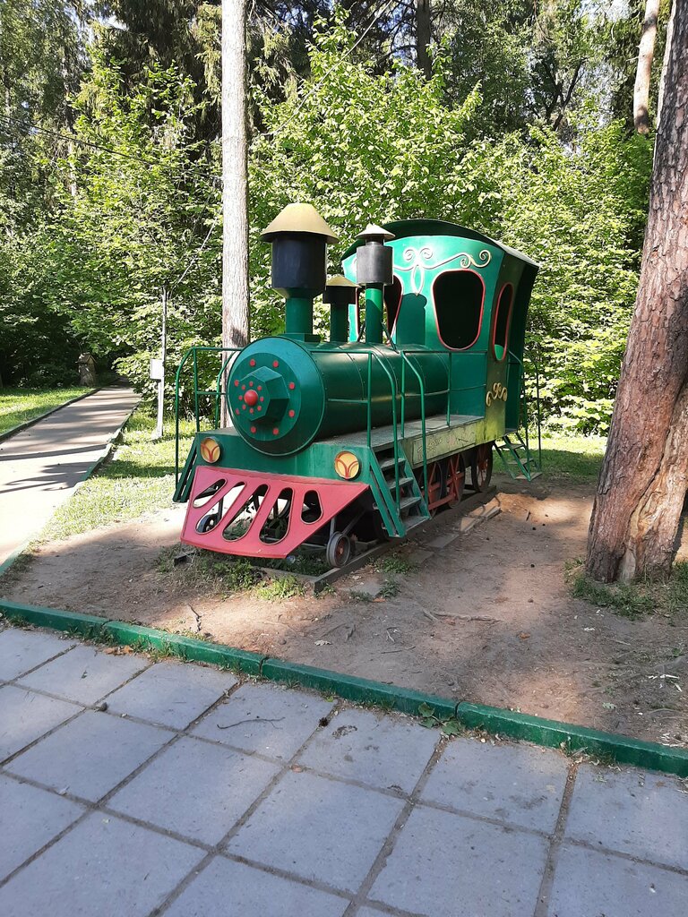Dekorasyon ve süsleme, onur panosu Паровозик, Obninsk, foto