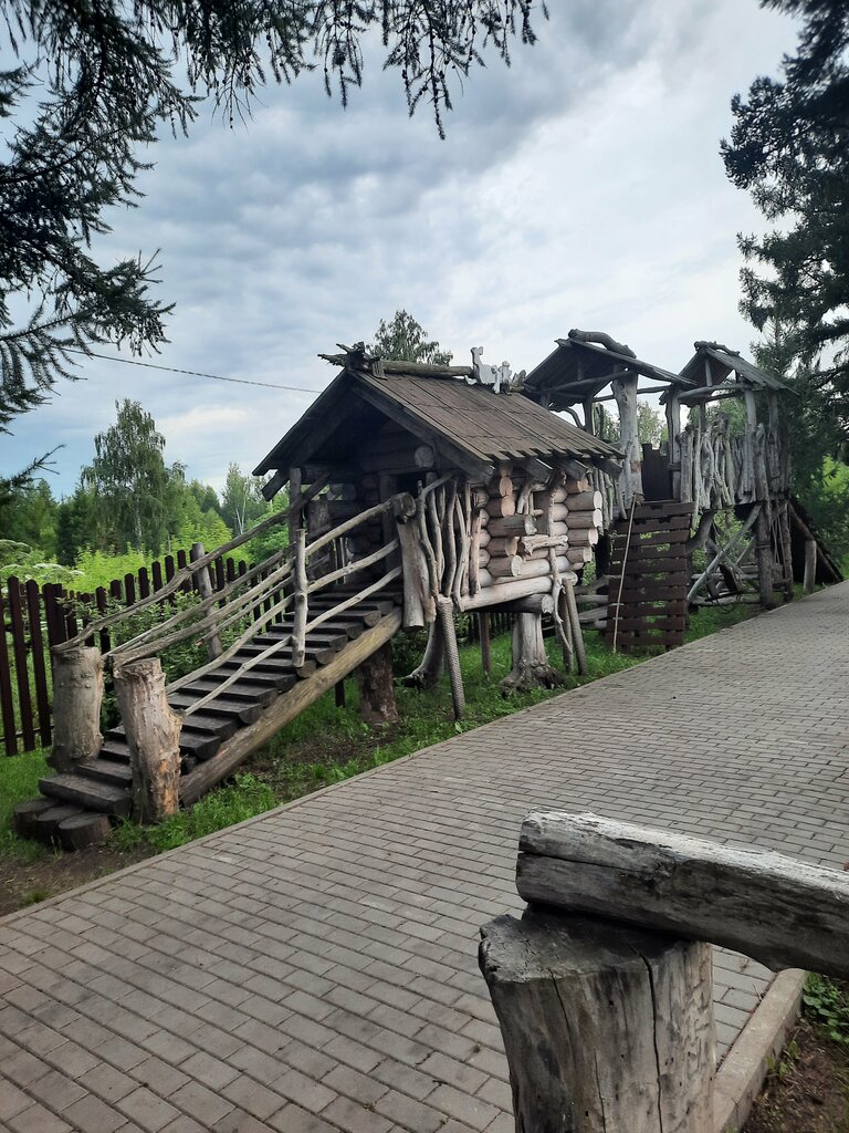 Dekorasyon ve süsleme, onur panosu Домик, Kimovsk, foto