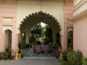 Savrupson Heritage (2 Mithapur Road,Savrupson House,Model Town,Jalandhar 144003,), otel  Jalandhar'dan