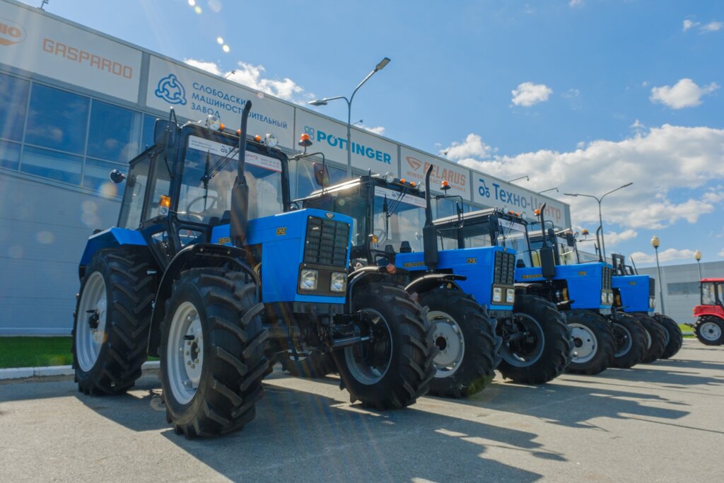 Tarım makineleri, ekipmanlar Techno Center, Tümen (Tiumenskaya) oblastı, foto