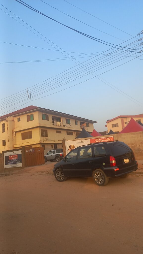 Dini dernekler Action Worship Center, Akra, foto