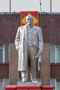 В.И. Ленин (Komi Republic, munitsipalny okrug Inta, Inta, Lenin Square), anıt, heykel  Inta'dan