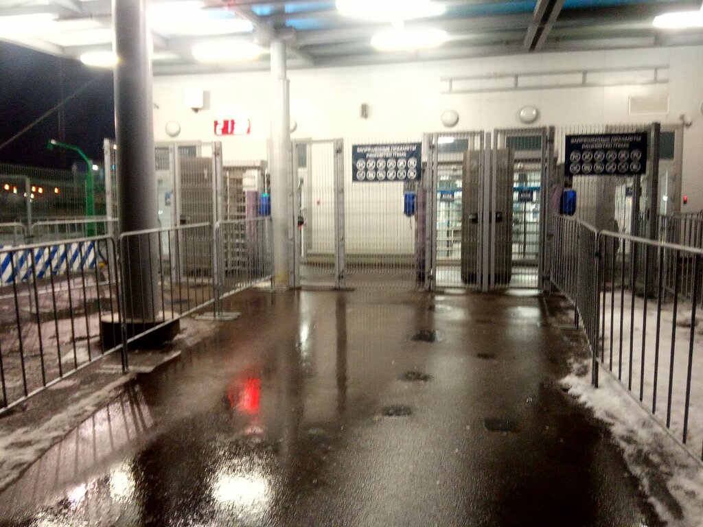 Geçiş noktaları, güvenlik kontrol alanı Gate 1A, Saint‑Petersburg, foto