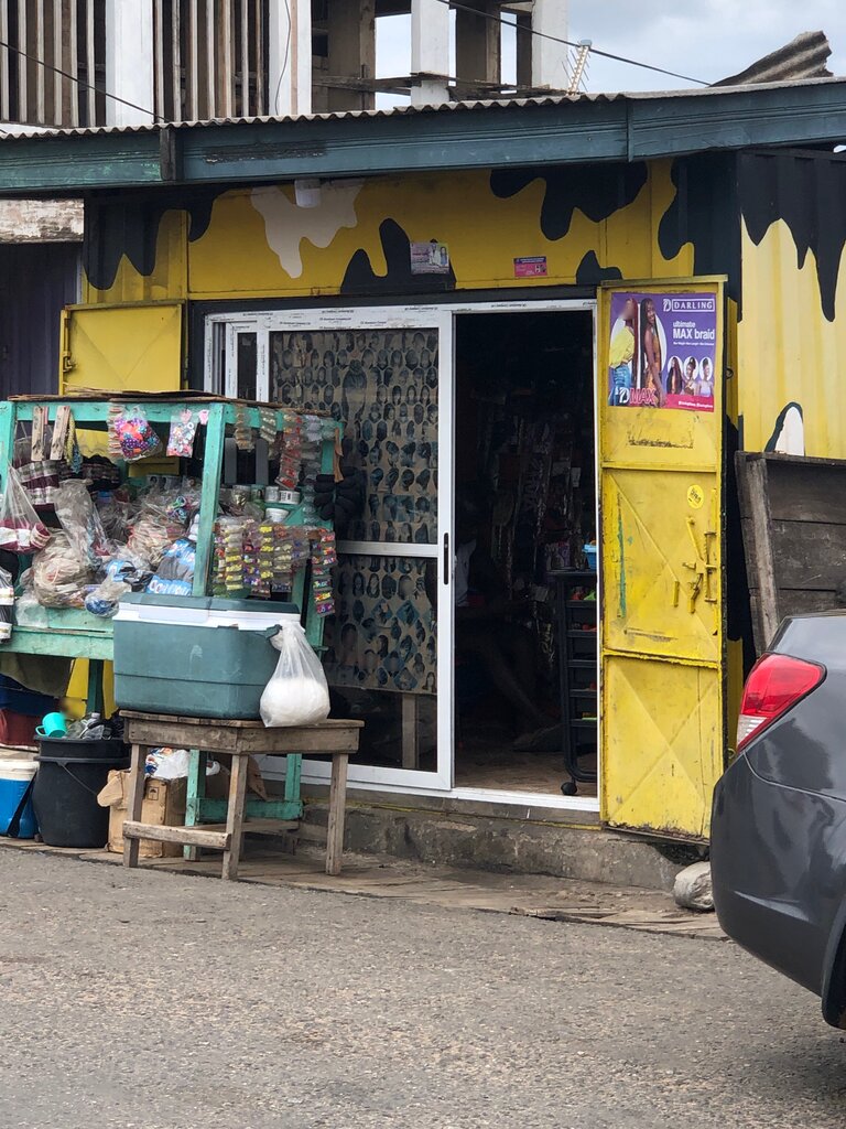 Kozmetik ve parfümeri mağazaları Ayolve Enterprise, Akra, foto