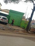 Lavage Auto (Brazzaville, Commune de Ouenzé, Rue Enyelle), oto yıkama  Brazzaville'den
