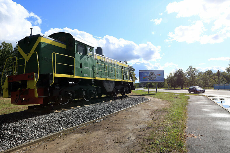Teknoloji anıtı Тепловоз ТГМ-4, Kalinoviçi, foto