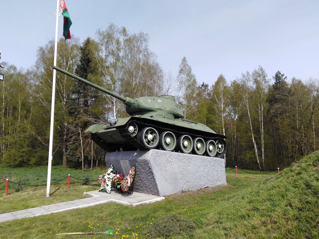 Anıt, heykel Курган Славы, Brestskaya oblastı, foto