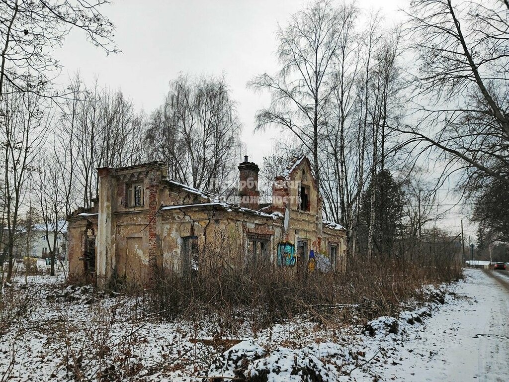 Turistik yerler Готический дом, Lomonosov, foto