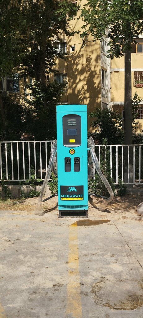 Elektrikli oto şarj istasyonları Megawatt Energy, Taşkent, foto