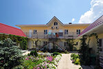 Parus (Kommunisticheskaya ulitsa No:48, posyolok Kuchugury), otel  Krasnodarski krayından