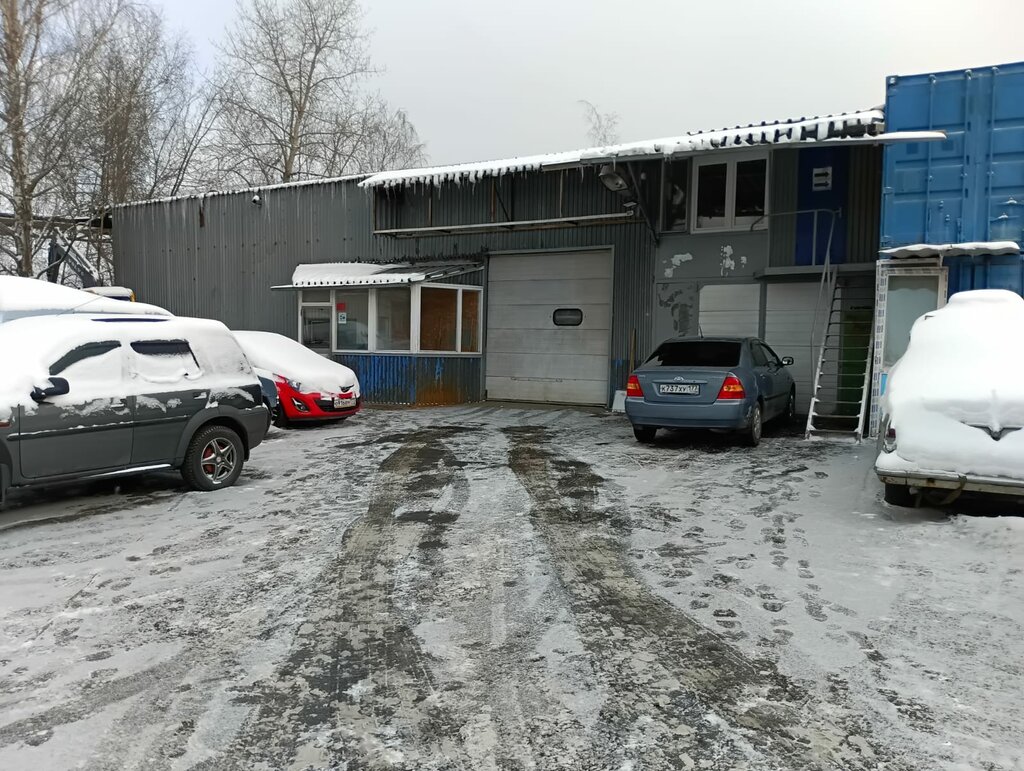 Otomobil yedek parçaları Bus-m, Moskova, foto