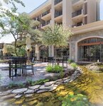 Lotus. Aile Restoranı (No:19, Cascadas Apartments), restoran  Güneş Sahili Tatil Tesisleri'nden