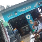 Est Nda'o (Brazzaville, Commune de Ouenzé, Rue Louingui), lamba ve avize mağazaları  Brazzaville'den