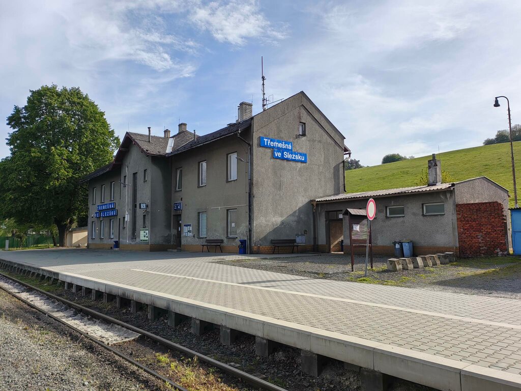 Tren istasyonu Třemešná ve Slezsku, Moravya‑Silezya Bölgesi, foto