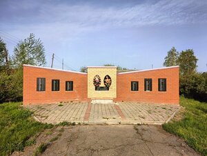Памятник землякам, воевавшим на фронтах ВОВ (Tambov Region, Muchkapskiy munitsipalny okrug, posyolok Novoseltsy, Novaya ulitsa), anıt, heykel  Tambovskaya oblastından