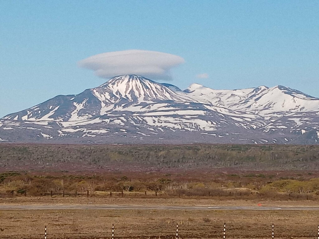 Dağ zirvesi Гора Медвежонок, Sahalin Bölgesi, foto