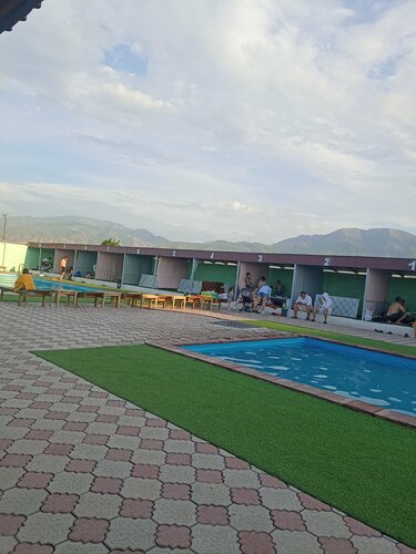 Yüzme havuzları Nurdaulet, Jambıl eyaleti, foto