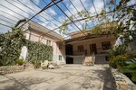 У Сусанны (Autonomous Republic of Abkhazia, Gagrskiy munitsipalitet, Pesochnaya ulitsa, 68), konuk evi  Gagra Bölgesi'nden