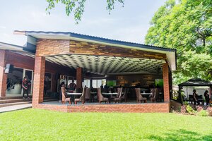 Urban Masai (Lusaka, Chongwe, Great East Road, 3832), restoran  Lusaka'dan