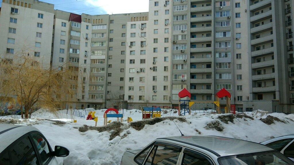 Oyun alanı Playground, Saratov, foto