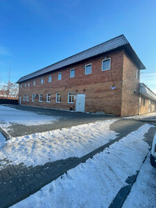 Artur (ulitsa Kalinina No:35), otel  Turinsk'ten