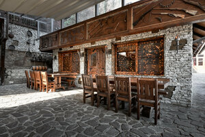 Amshensky dvor (Krasnoflotskaya ulitsa No:15А), restoran  Soçi'den