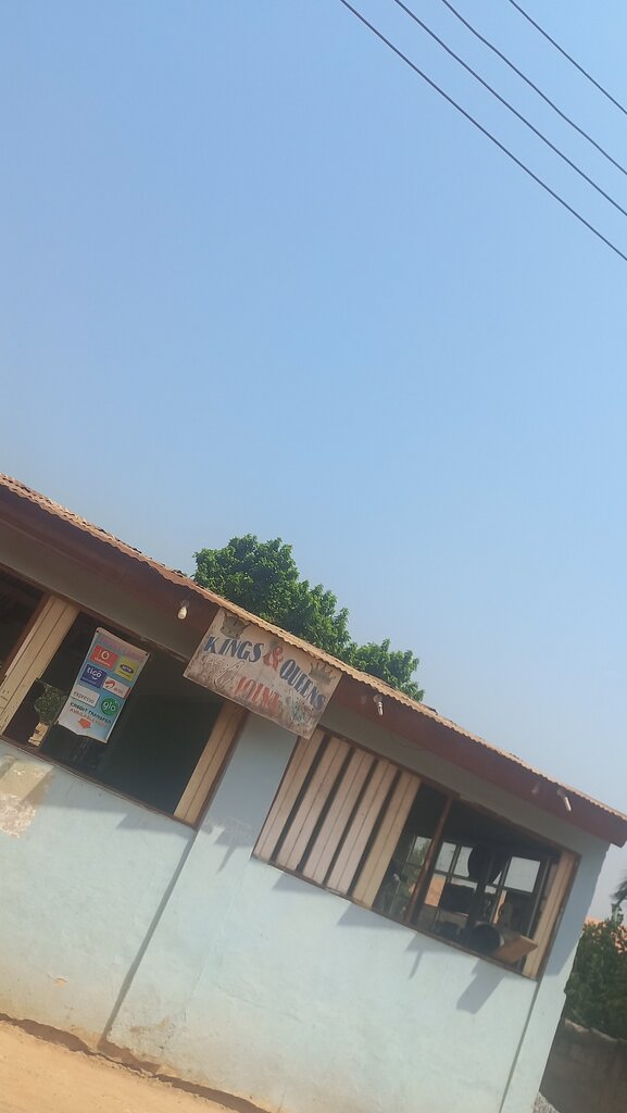 Bar Kings And Queens Pub, Dünya, foto