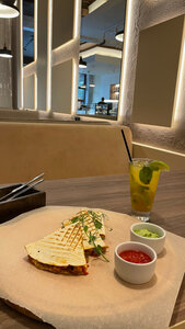 Gosti (Mira Street No:44А), restoran  Penza'dan