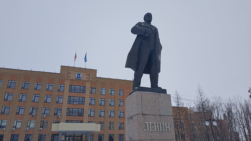 Anıt, heykel В.И. Ленин, Salehard, foto