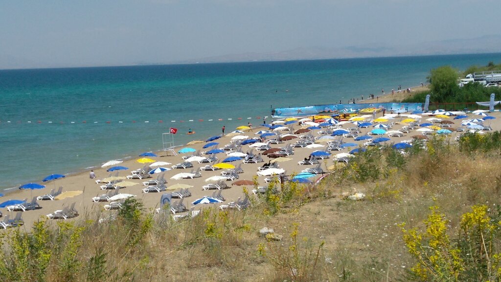 Plaj Edremit Doğan Kamping Sahili, Van, foto