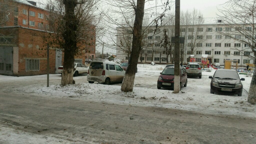 Otoparklar Parking lot, Omsk, foto
