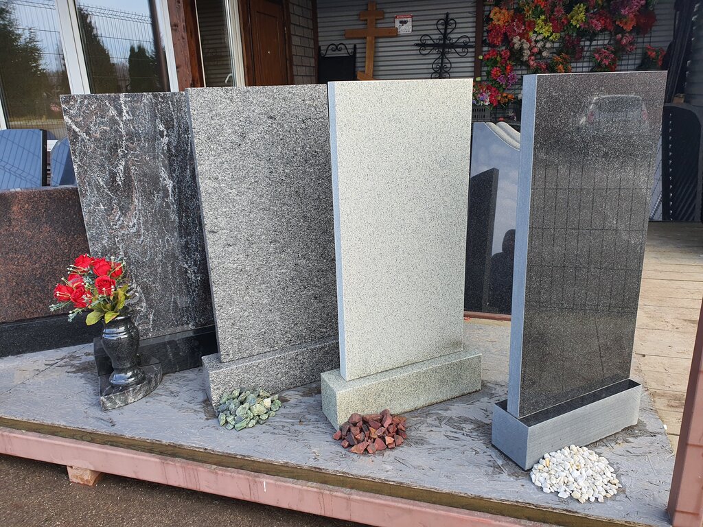 Heykel ve mezarlık taşı üreticileri Забота о предках, Tula, foto