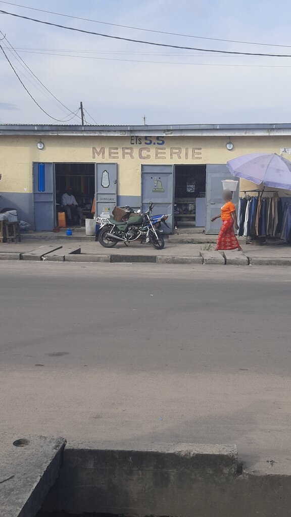 Terziler Ets S. S Mercerie, Brazzaville, foto