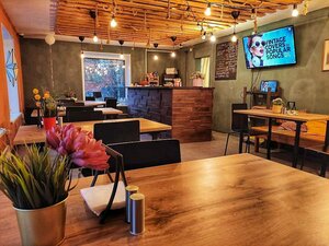 Raisala Cafe (Vyborgskaya ulitsa No:3, posyolok Melnikovo), kafe  Saint‑Petersburg ve Leningradskaya oblastından