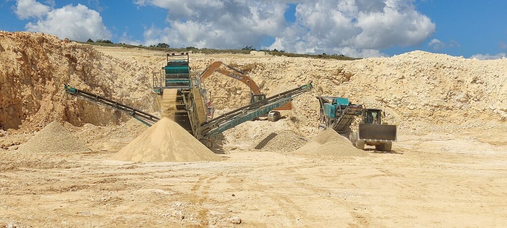 Madencilik işletmeleri Белогорские известняки, Kırım Cumhuriyeti, foto