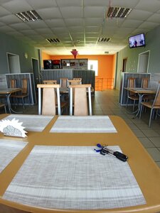 Причал (naberezhnaya P.K. Georgiyevskogo No:80, Belozersk), kafe  Belozersk'ten