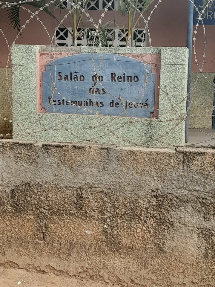 Dini dernekler Salão do Reino das Tesgeminhas de Jeová, Loanda, foto