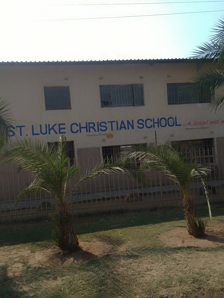 Ortaokul ST. Luke Christian School, Lusaka, foto