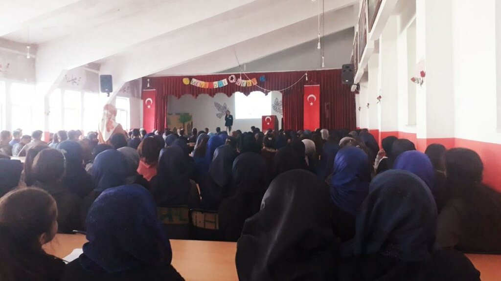 Lise Bendimahi Kız Anadolu İmam Hatip Lisesi, Muradiye, foto