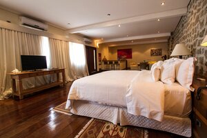 Barra Do Piuva Porto Hotel (Rio de Janeiro, Município do Rio de Janeiro, Avenida Brasil), otel  Ilhabela'dan