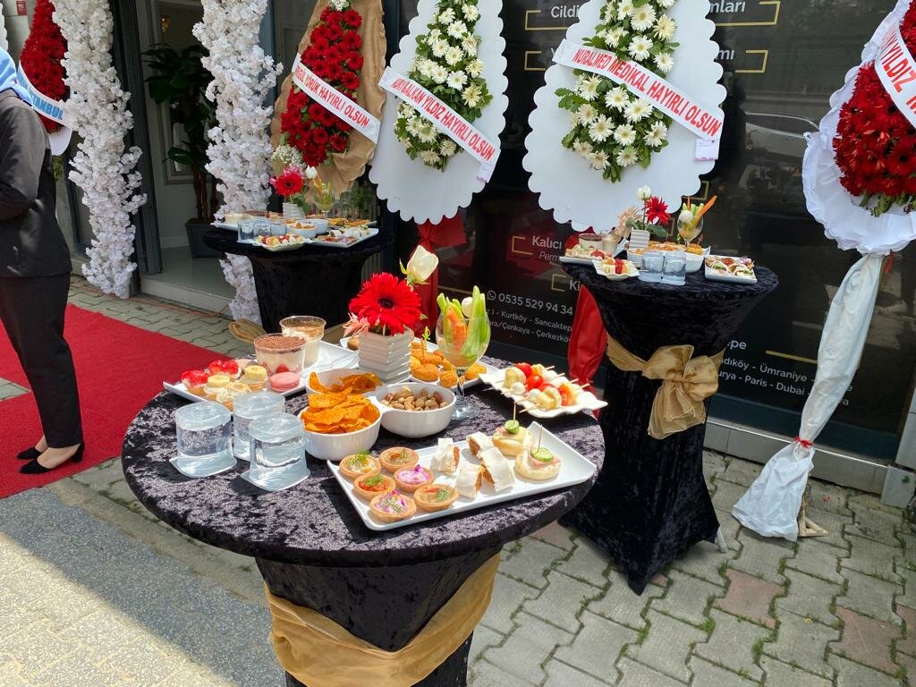 Yönetim ofisi Bahçede Nişan Töreni, İstanbul, foto